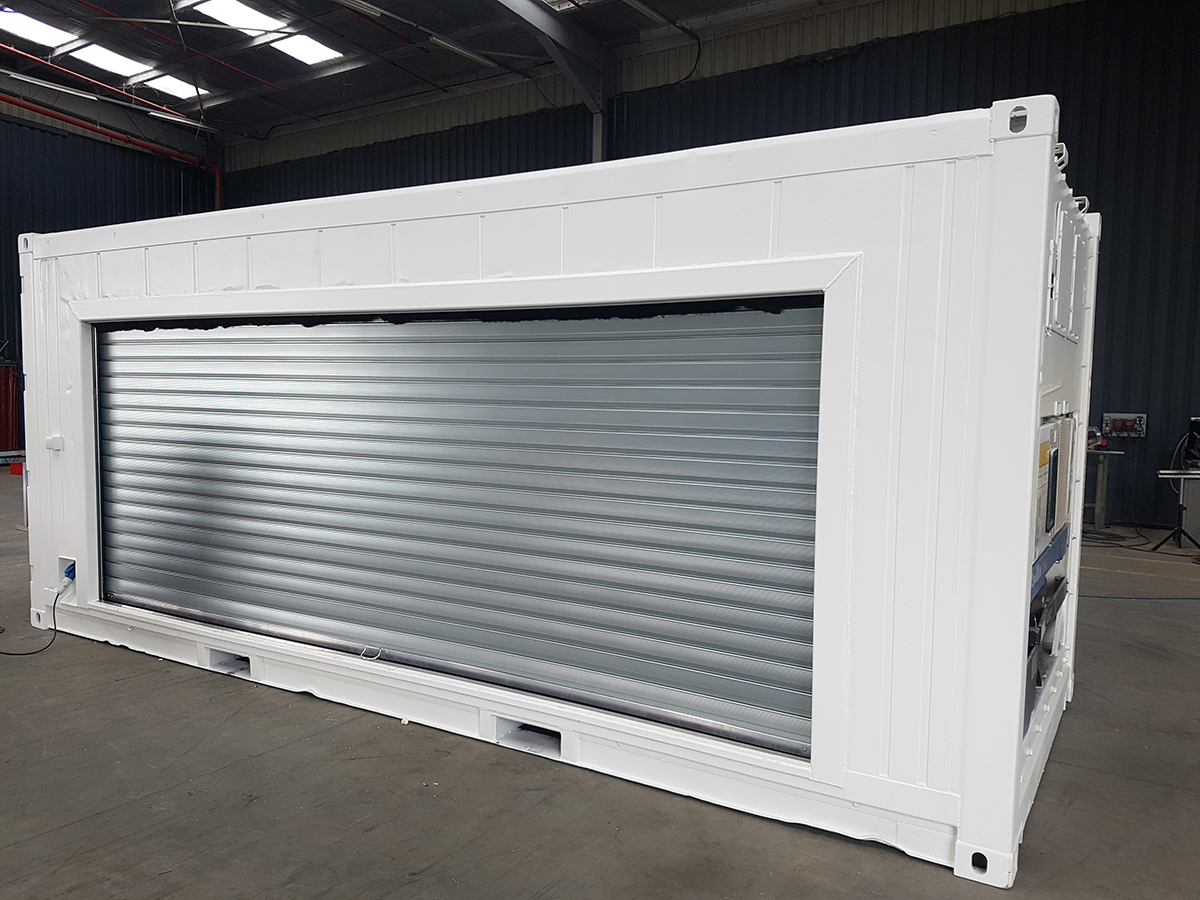 Un container réfrigéré équipé d’un rideau métallique - Calcub